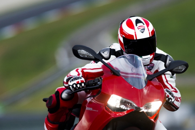 Ducati 899 Panigale Motorcycle - FaveThing.com