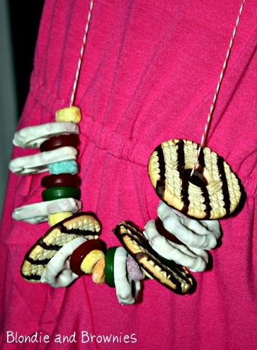 Edible Candy/Snack Necklace - FaveThing.com