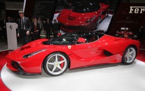Ferrari LaFerrari - FaveThing.com