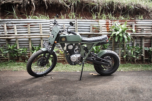 Honda CB125 Custom - FaveThing.com