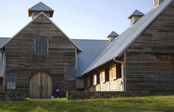 Huge Barn - FaveThing.com