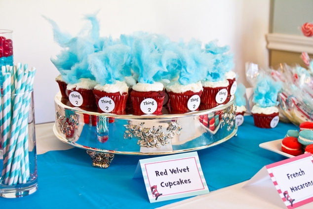 Thing 1 and Thing 2 cupcakes - FaveThing.com