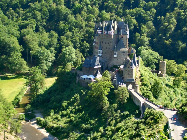 Eltz Castle - FaveThing.com