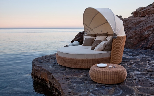 Sun bed - FaveThing.com