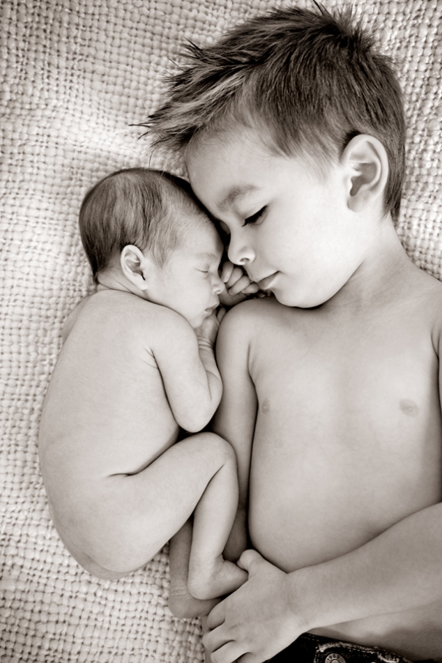 Great sibling shot - FaveThing.com