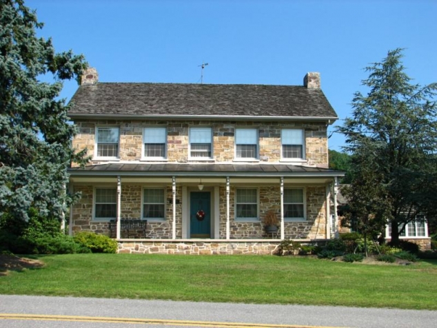 Stone Farmhouse Circa 1850 - FaveThing.com